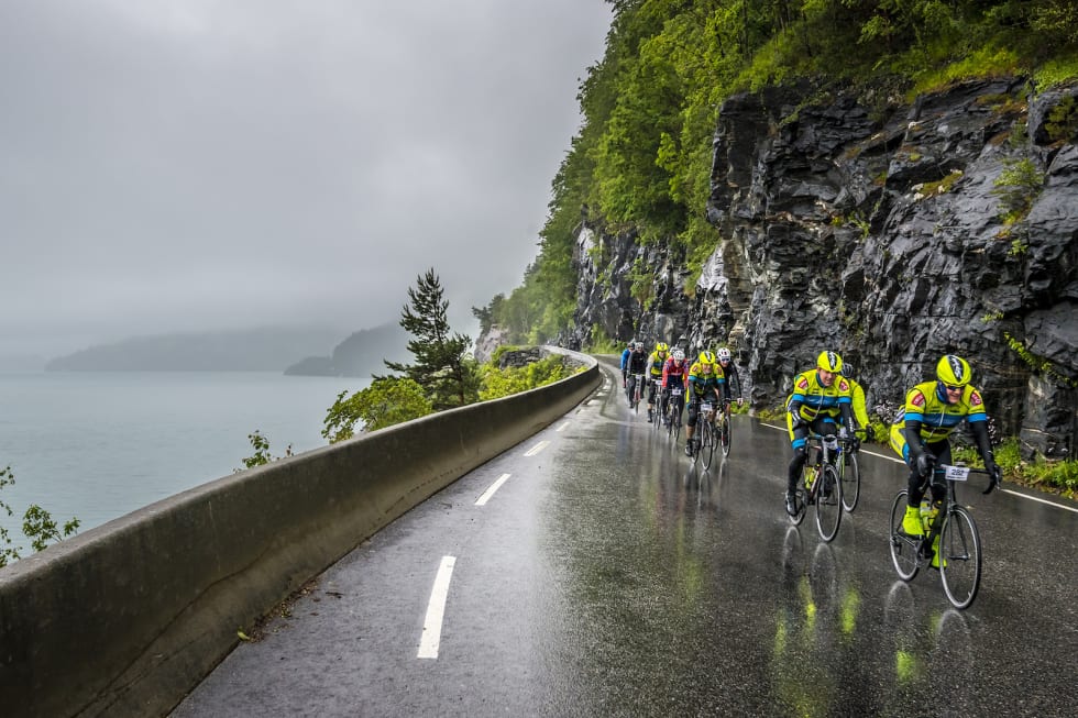 Søkkvåt fornøyelse i Bergen-Voss | Sykkelritt | LANDEVEI.NO